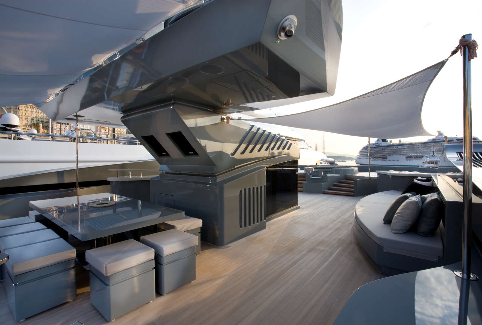 Yacht SEA FORCE ONE, Admiral | CHARTERWORLD Luxury Superyacht Charters